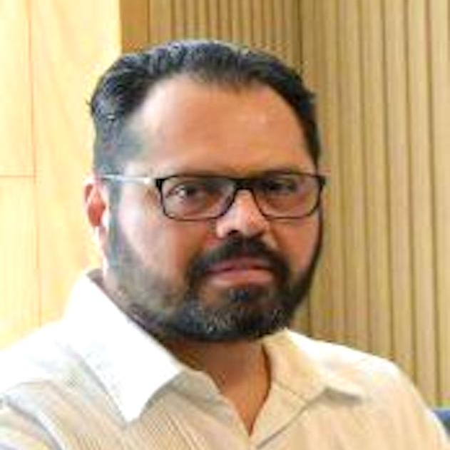 Miguel Santiago Reyes Hernandez, titular de Sefiplan con Rocío Nahle